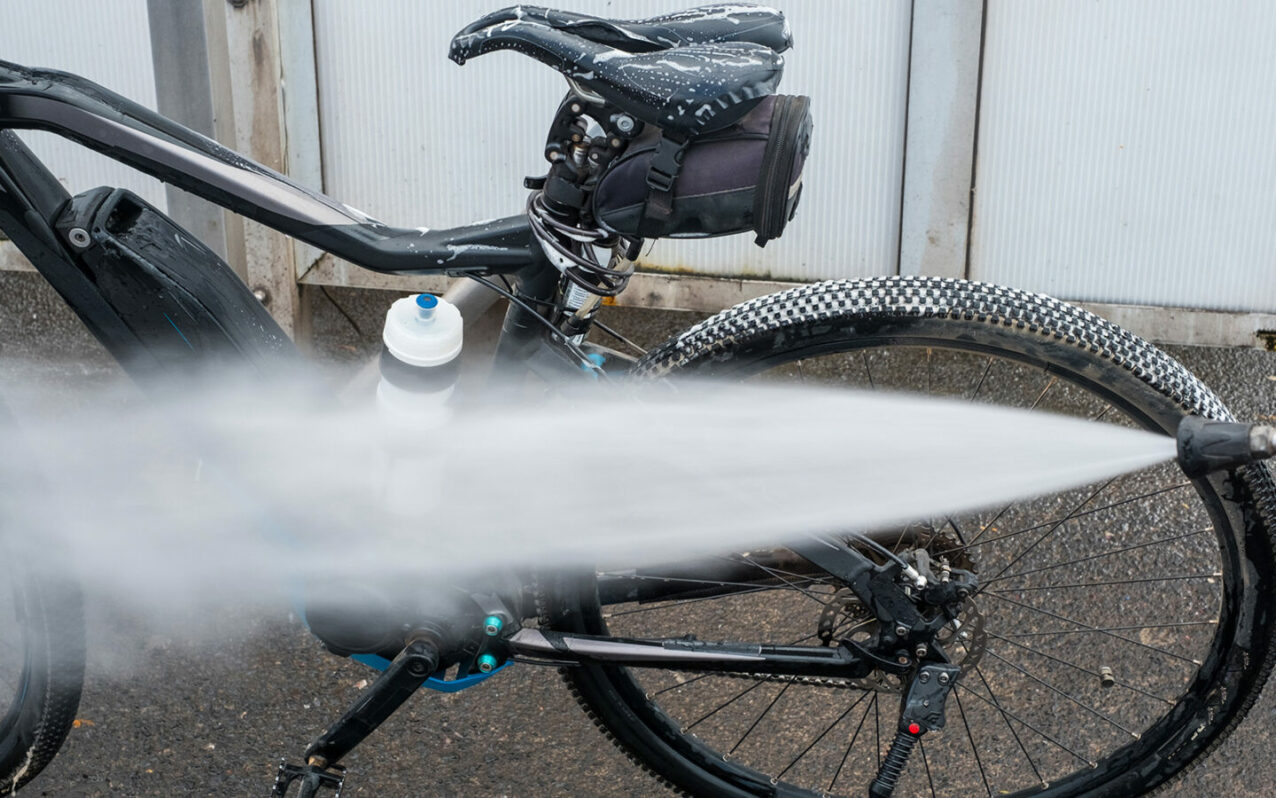 How to use the pressure hose at the car wash to clean your bike ...